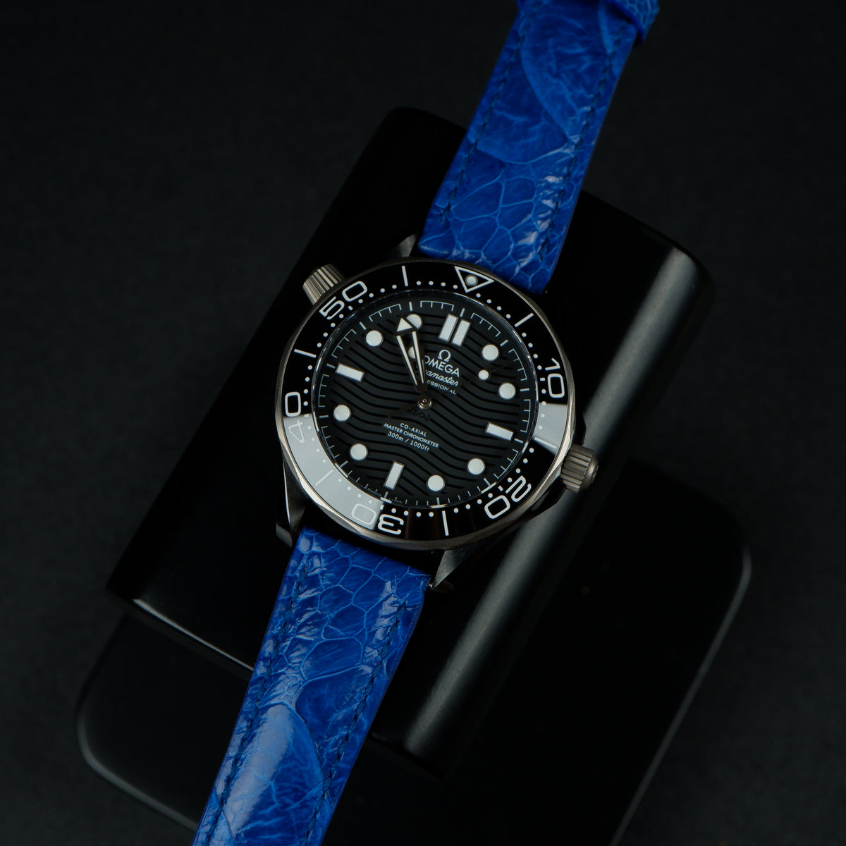 Omega Seamaster Diver 300m Straps - Ostrich Leg Blue Batman – Liger Straps