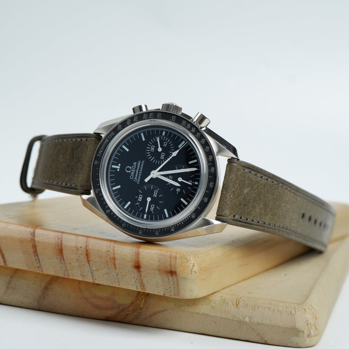 Omega Speedmaster Moonwatch Straps - Diablo Grey – Liger Straps