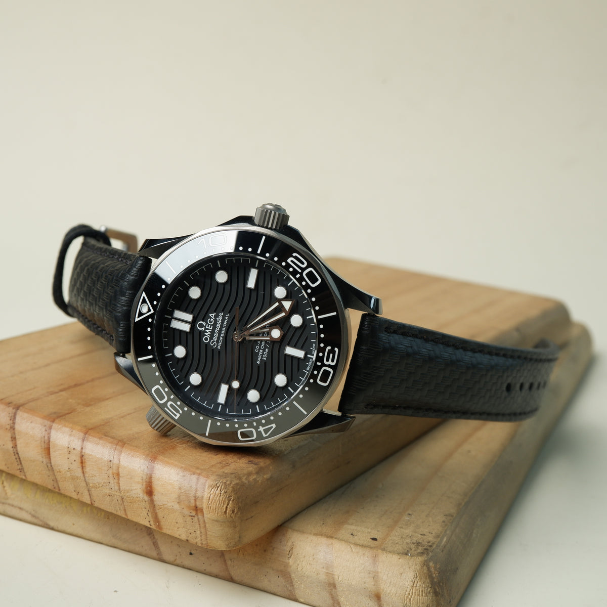 Omega Seamaster Diver 300m Straps - Carbon Fiber – Liger Straps